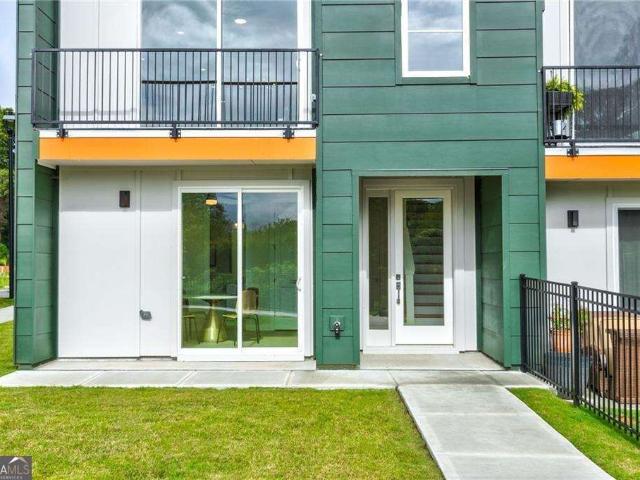 2029 Memorial Drive 36