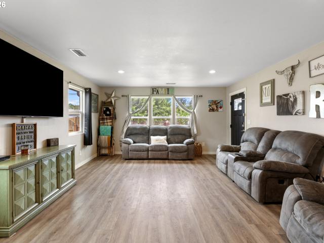 2029 castle ave
