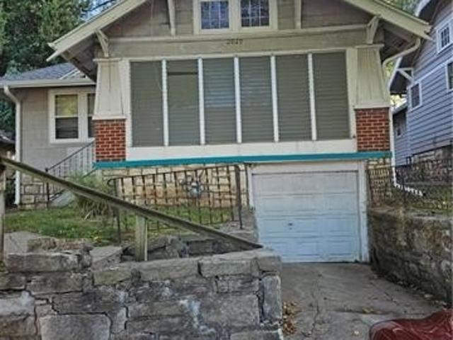 2029 E Gregory Blvd, Kansas City, MO 64132