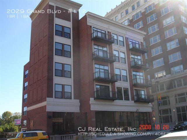 2029 Grand Blvd, 1 bed, 1 full bath