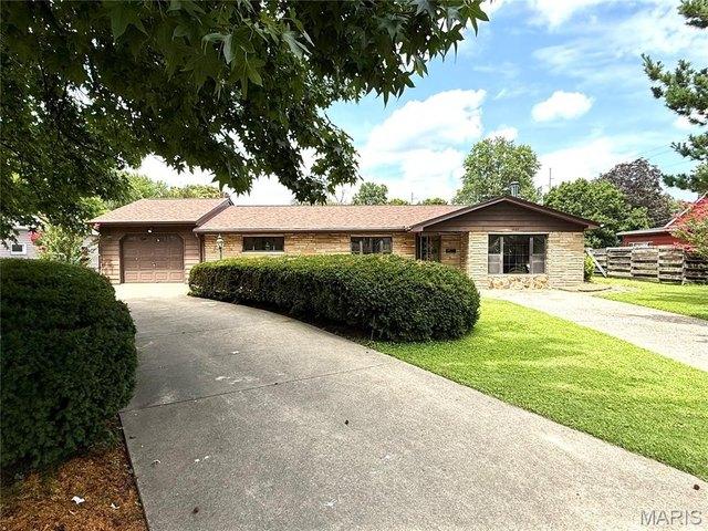 2029 Lindell Blvd, Granite City, IL 62040