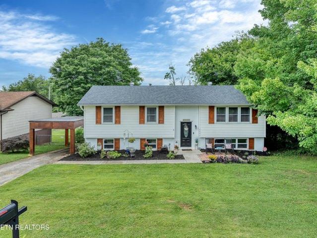 2029 Swarthmore Ln, Maryville, TN 37804