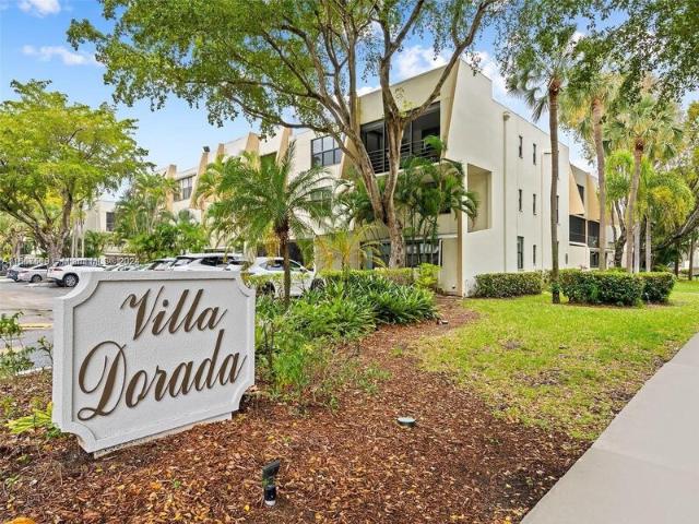 20200 W Country Club Dr, 112, Aventura, FL 33180