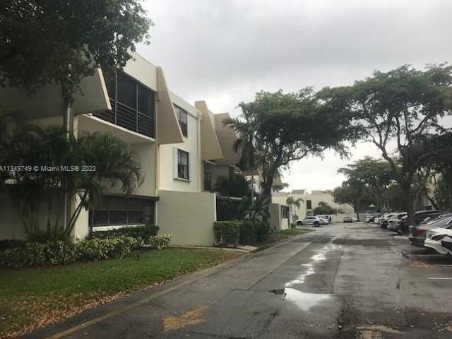 20200 Country Club Dr W #Ph2, Aventura, FL 33180