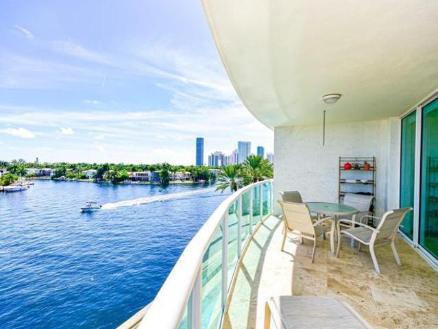 20201 Country Club Dr E #505, Aventura, FL 33180