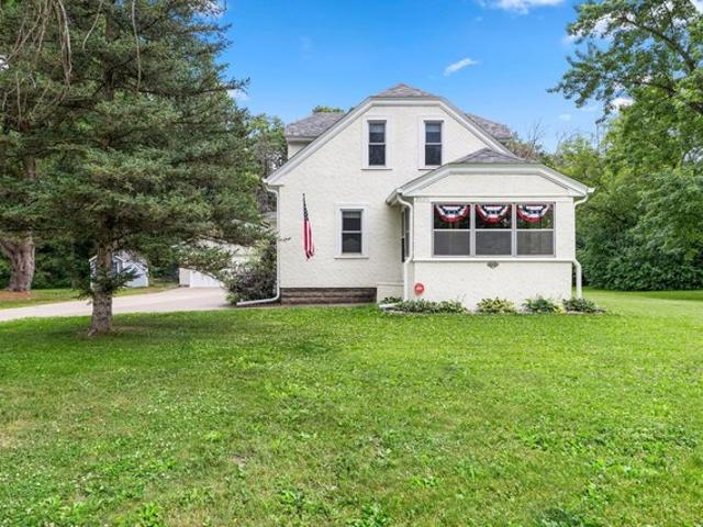 2020 Margaret St N, North Saint Paul, MN 55109