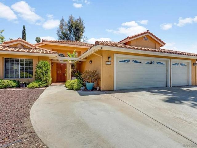 2020 N Nutmeg St, Escondido, CA 92026
