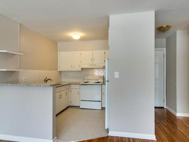 2020 Beech Ave # C19