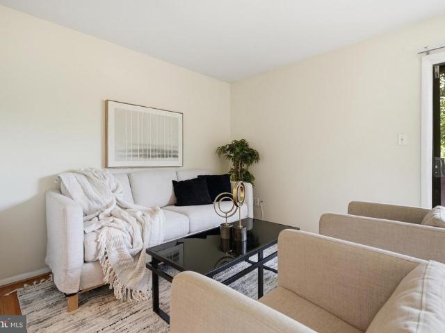 2020 Cambridge Drive