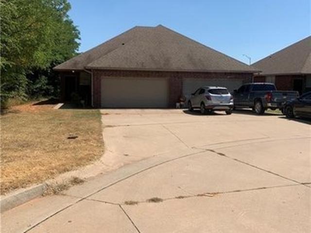 2020 E Hills Ter, Mustang, OK 73064