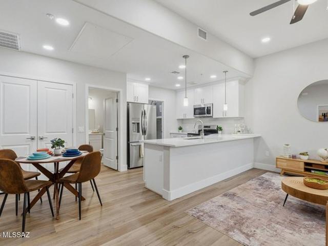 2020 E River Rd Unit 201, Tucson, AZ 85718