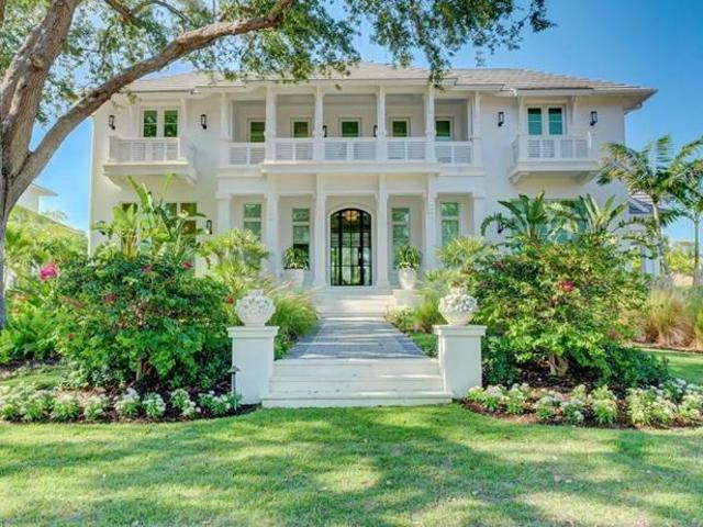 2020 Gordon Dr, Naples, FL 34102