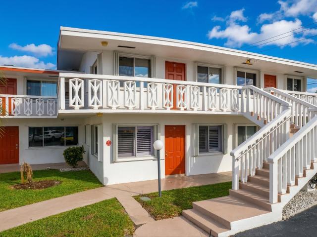 2020 Lake Osborne Dr, Unit 9, Lake Worth Beach, FL 33461 | MLS #B26003 | Compass