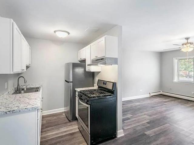 2020 Linden Ave, Waukegan, IL 60087