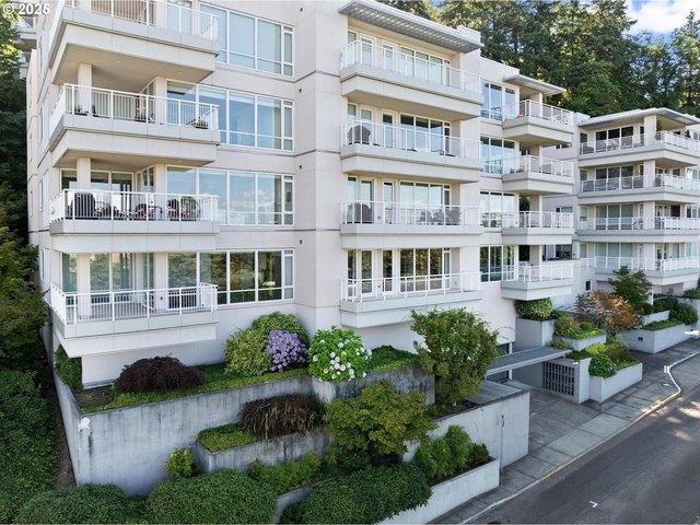 2020 SW Market Street Dr Apt 101, Portland, OR 97201