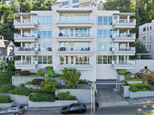 2020 SW Market Street Dr Apt 102, Portland, OR 97201