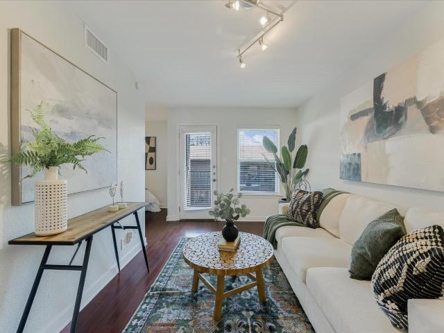 2020 S Congress Ave # 1215