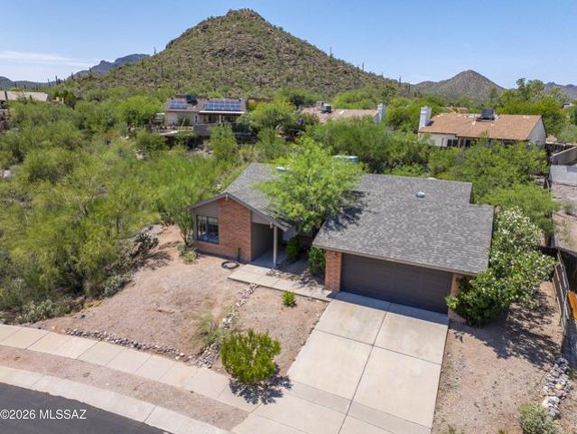 2020 S Westmont Dr, Tucson, AZ 85713