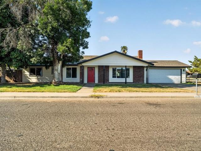 2020 Tomah Ave, Porterville, CA 93257