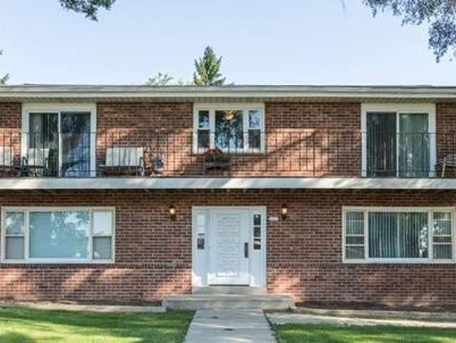 2020 W Good Hope Rd, Glendale, WI 53209