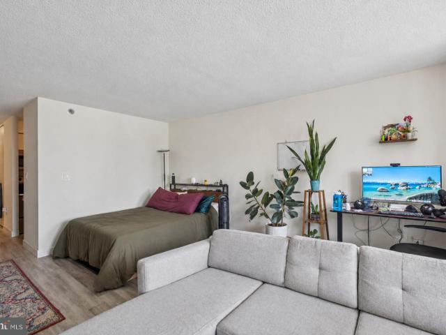2020 Walnut St, Unit 17A, Philadelphia, PA 19103 | MLS #PAPH2612 | Compass