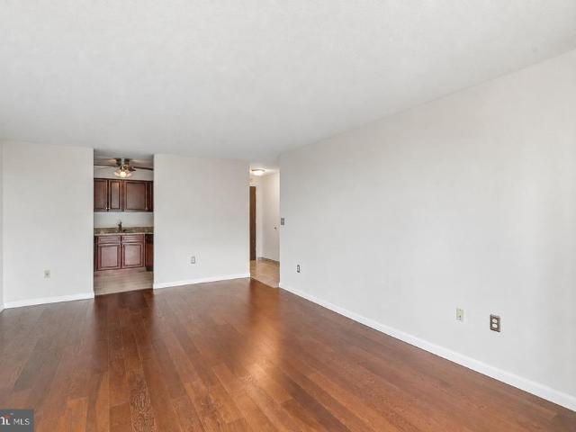 2020 Walnut Street # 16K