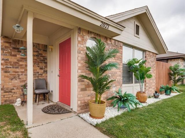 2021 Minnie Dr, Arlington, TX 76012