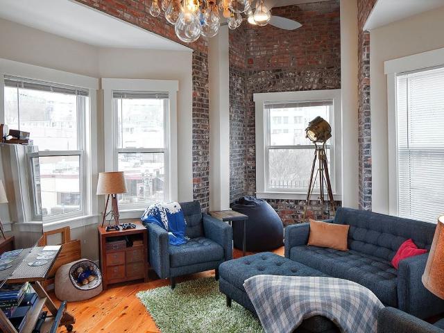 2021 Morrison / Kingston 2 Bedroom Apartment for Rent at 2021 Sw Morrison St, Portland, OR 97205 Goose Hollow