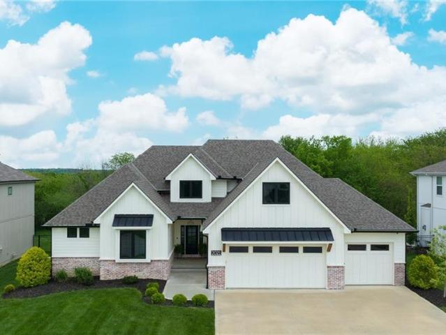 2021 NE Bluestone Drive
