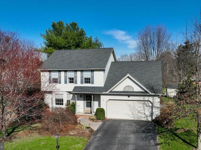 2021 Aslan Dr, York, PA 17404