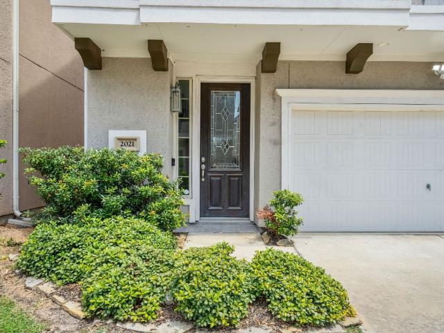 2021 Cambridge Heights Pl, Houston, TX 77045 | MLS #71491 | Compass