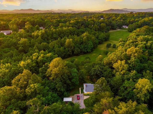 2021 Diamond Hill Rd