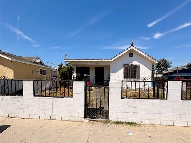 2021 E 112th St, Los Angeles, CA 90059