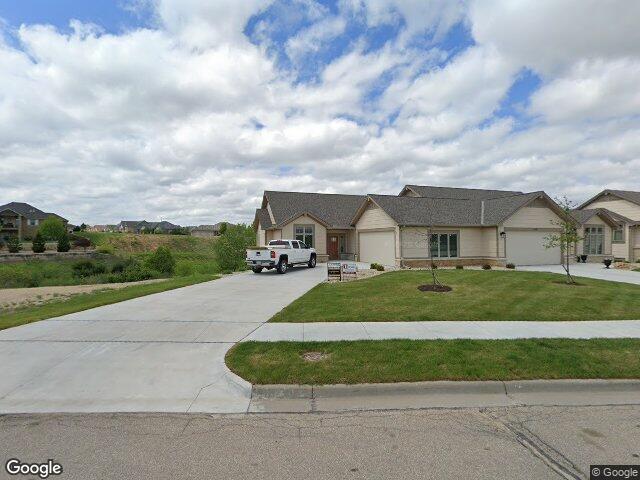 2021 Grand Ridge Ct, Manhattan, KS 66503