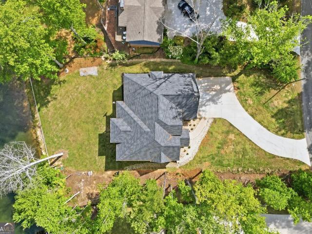 2021 Lakeview Parkway