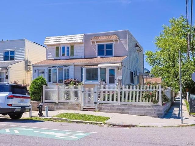 2021 rd Ave, Bayside, NY 11361