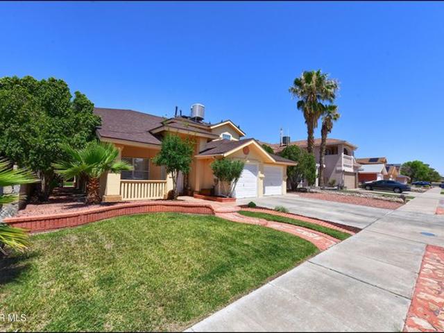 2021 Shadow Ridge Dr, El Paso, TX 79938