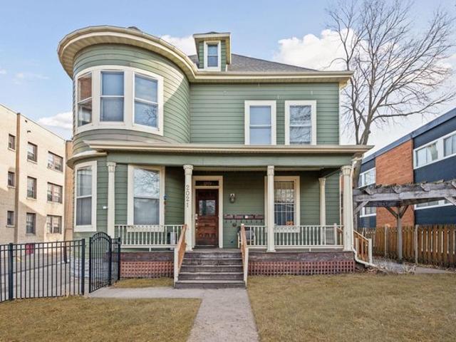 2021 3rd Ave S, Minneapolis, MN 55404