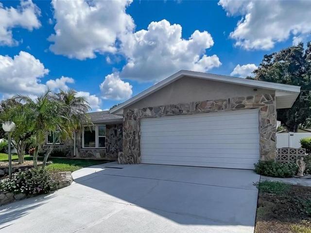 2021 58th Ln N, Clearwater, FL 33760