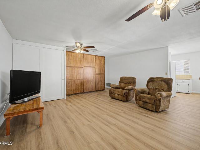20221 e mayfield road