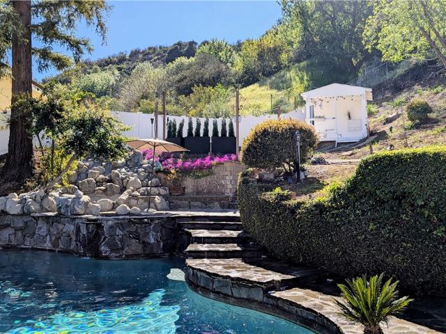 20224 Chapter Dr, Woodland Hills, CA 91364 | MLS #TR26047 | Compass