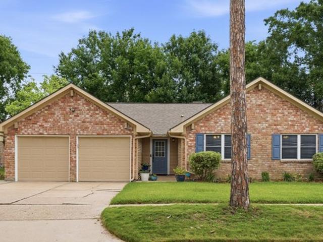 2022 Arcadia Dr, Sugar Land, TX 77498