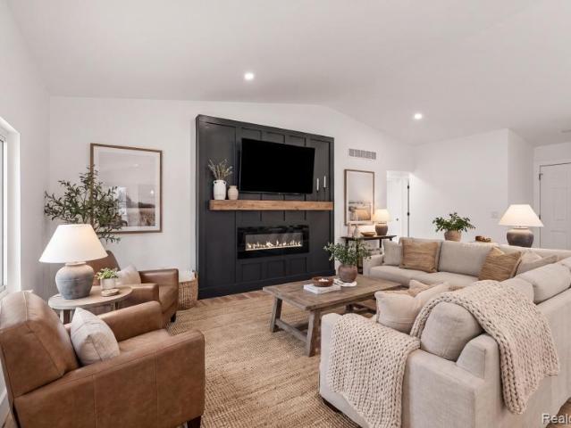 2022 Robinson Road