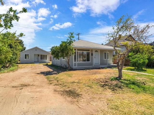 2022 Sylvia St, Selma, CA 93662