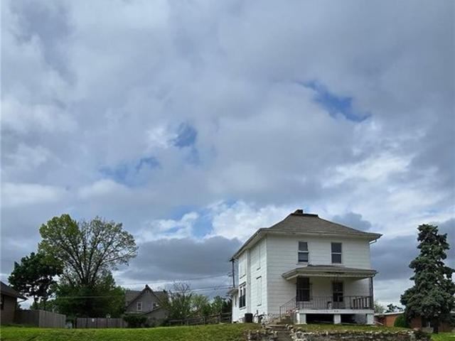 2022 Van Brunt Blvd, Kansas City, MO 64127