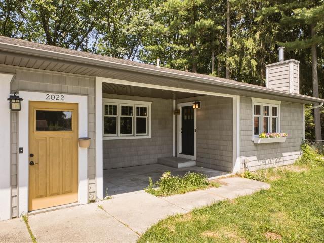 2022 W Swanson Court