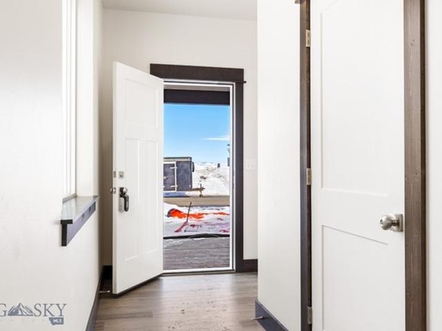 2022 Windjammer Way Apt A, Belgrade, MT 59714