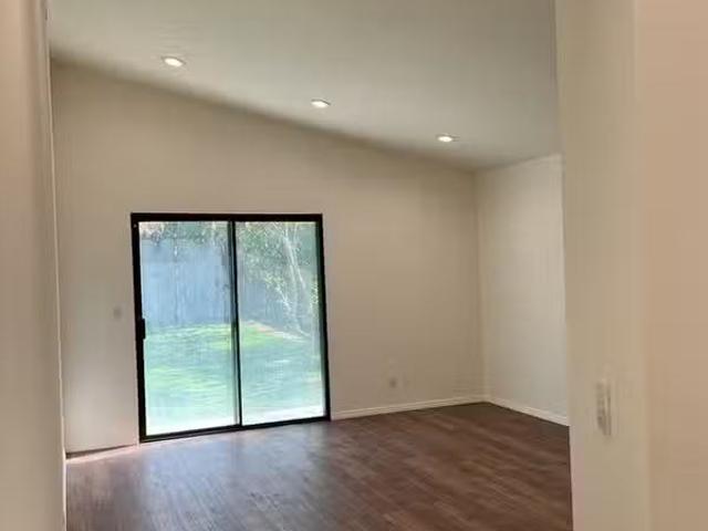20230 Stagg St Houses in Winnetka, CA