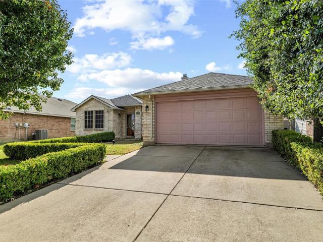 2023 Cap Rock Ln, Grand Prairie, TX 75052 | MLS #21113