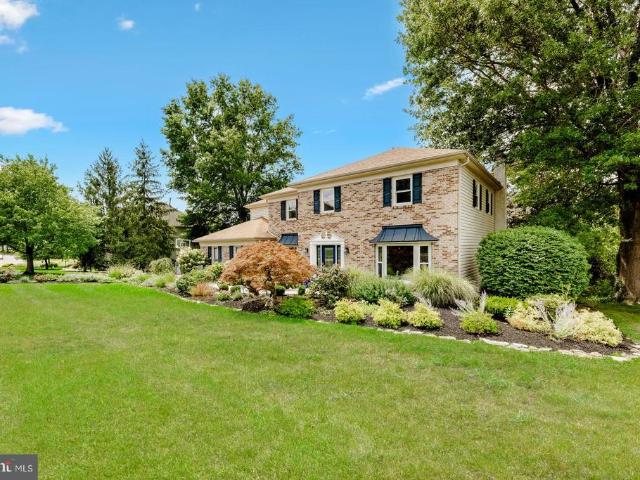 2023 Country Club Drive